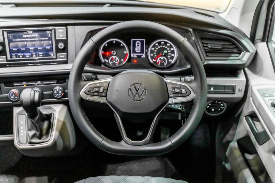 VW Transporter T28 SWB 150 DSG Highline Campervan Reflex Silver 274