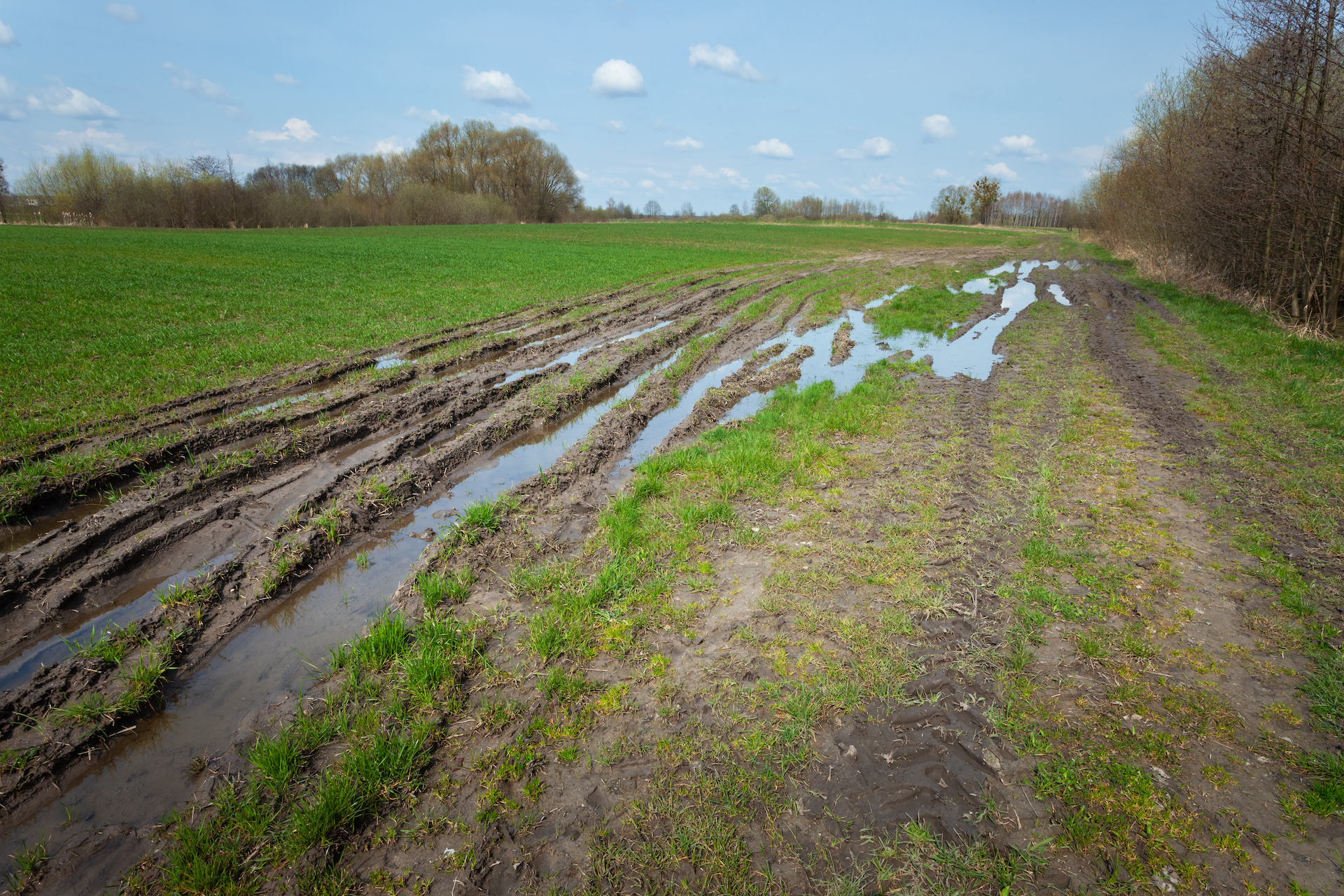 Exploring the Utility: Is the Land Rover Defender Hardtop Ideal for Farmers
